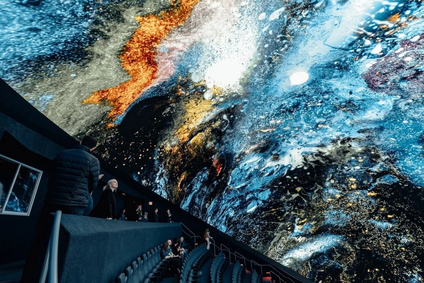 Cosm: Expanding the Role of Science Venues through Immersive Technology