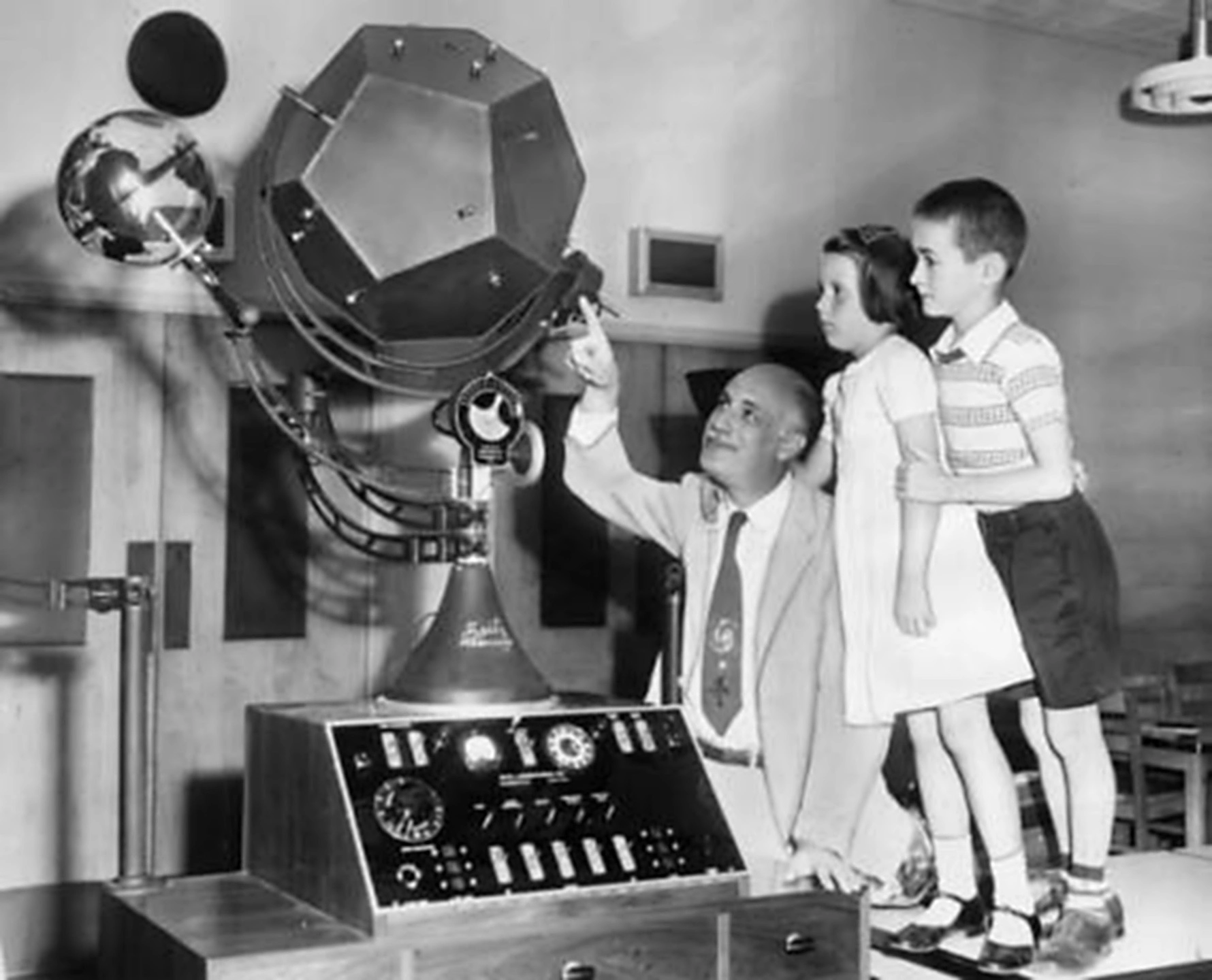 What Is Cosm? The Legacy and Future of Immersive Technology ...